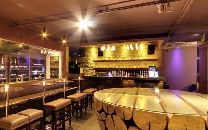 【西麻布】上質な内装がオトナのパーティー空間を演出するミュージックラウンジ/２Fの写真7