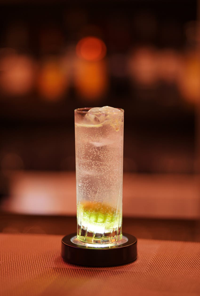 神戸初の卓球バー「Bigwave」です。当店では卓球台2台とラケット４0本をご用意しております！の写真8