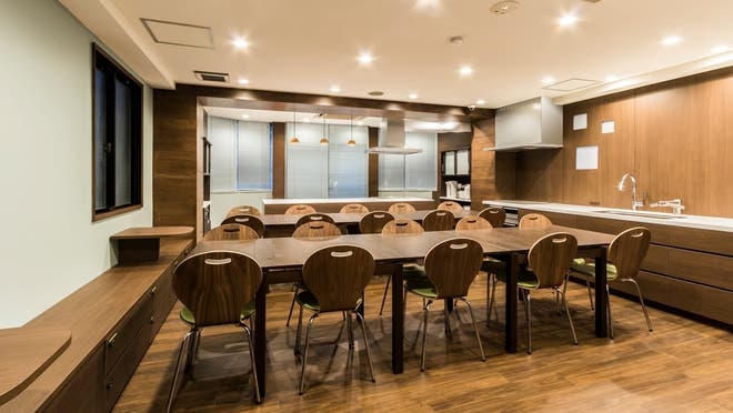 【Patia】曙橋駅から30秒の貸切キッチンスペース。木目調のオシャレな室内は調理設備が充実。パーティーや料理教室に最適です。の写真5