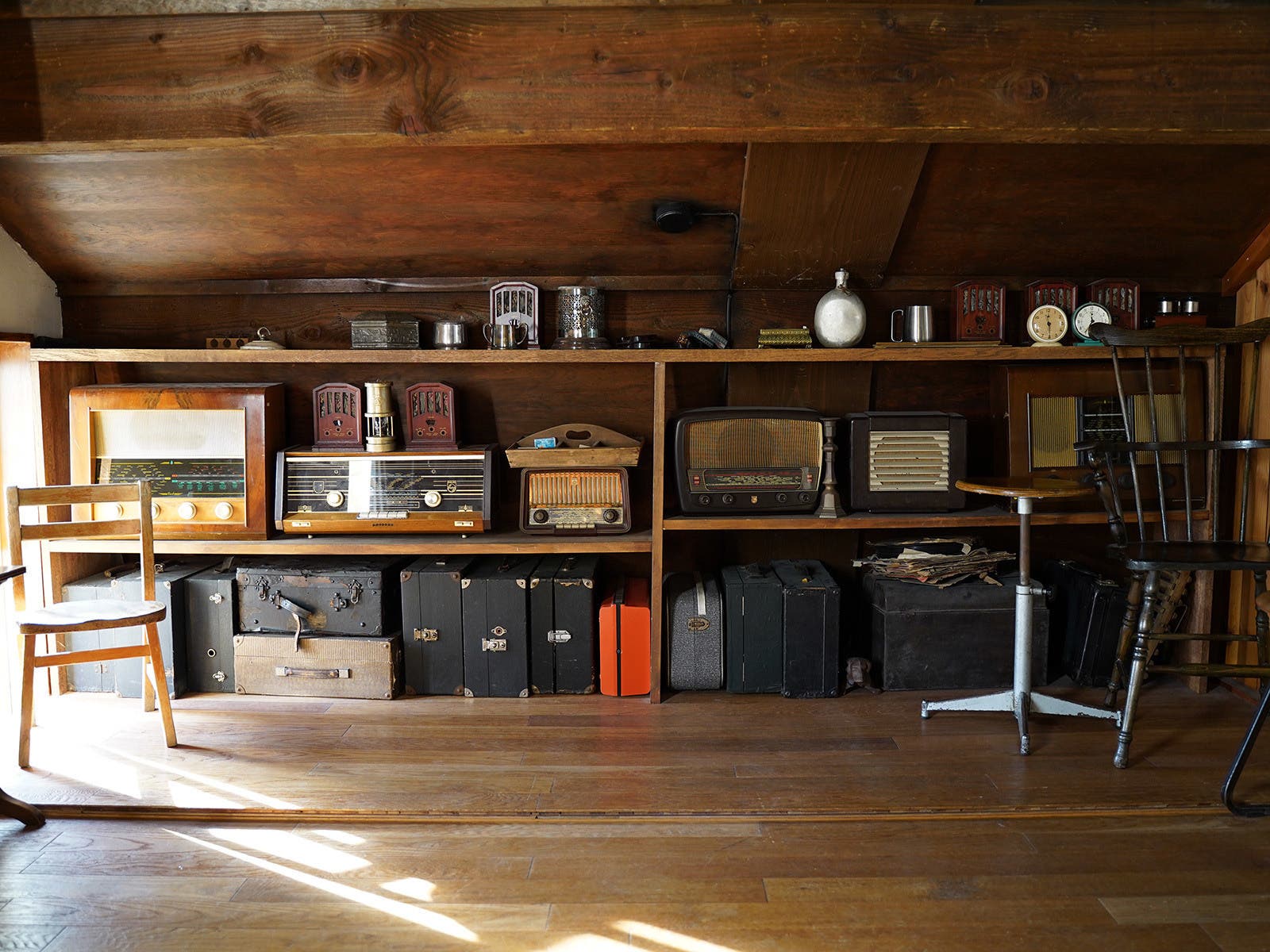 渋谷駅徒歩3分｜ヨーロッパの書斎を再現｜大量のアンティーク洋書・本棚・家具・雑貨が豊富に揃う撮影スタジオ｜自然光◎｜Astの写真9