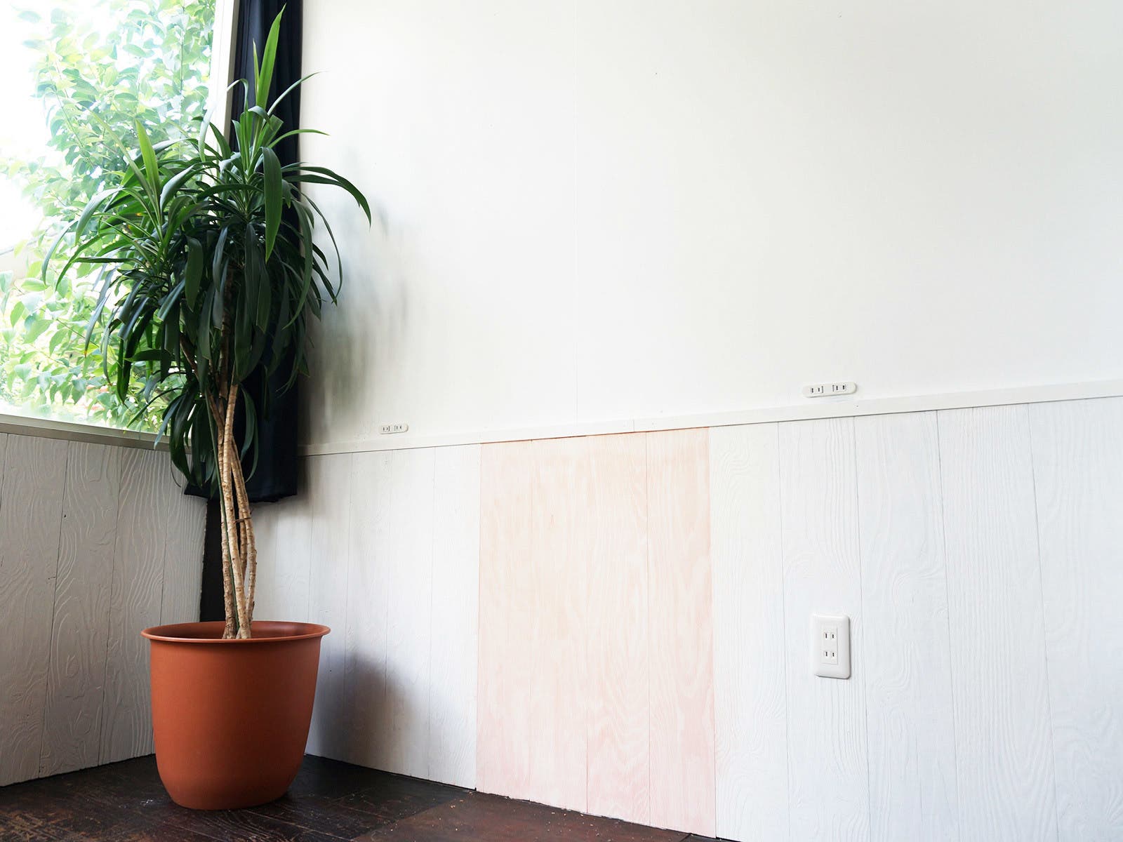 渋谷駅徒歩3分｜画廊を再現した撮影スタジオ｜白基調の空間はあらゆる撮影に対応可｜大量のアンティーク額縁｜自然光◎｜Cstの写真7