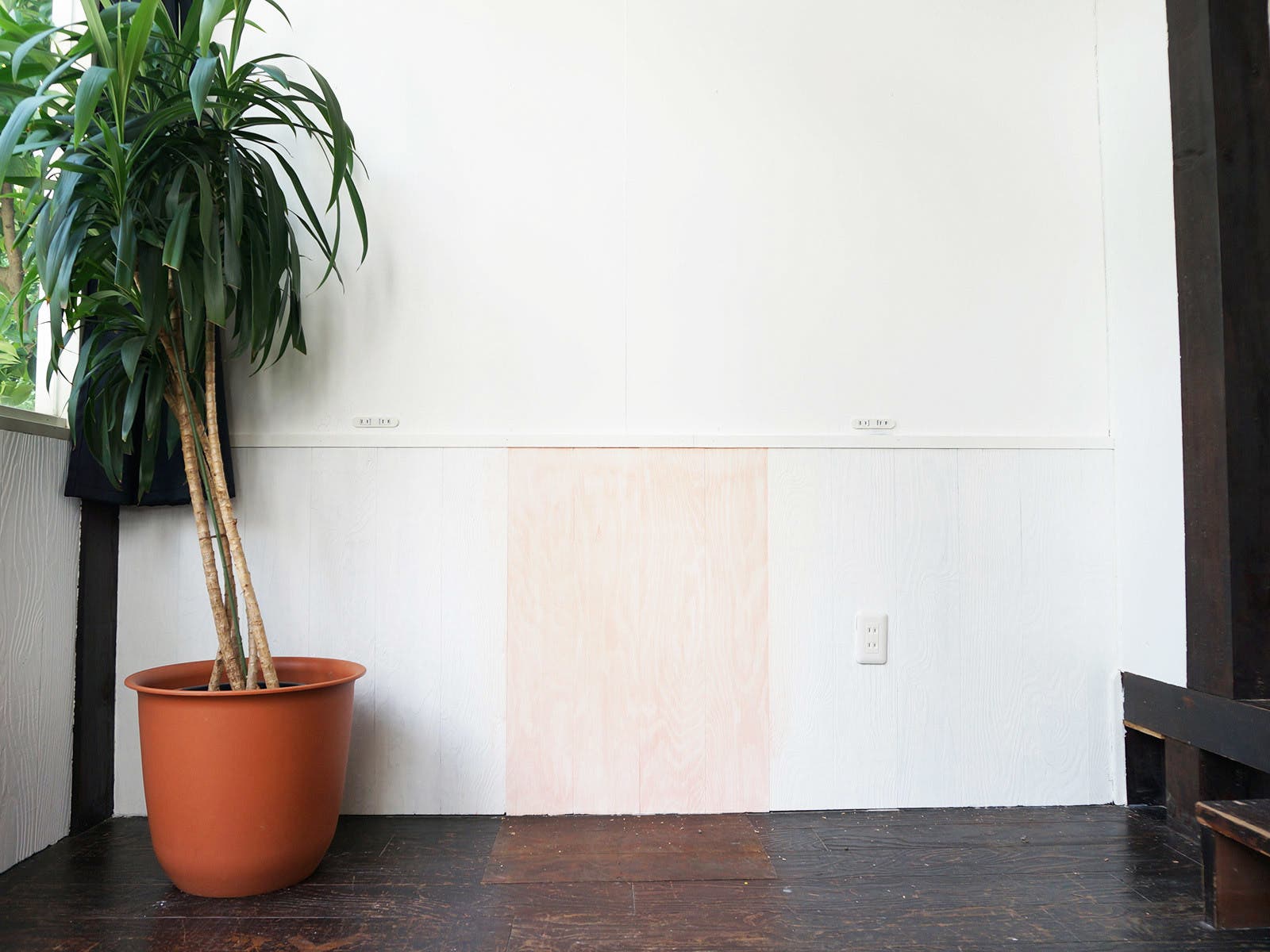 渋谷駅徒歩3分｜画廊を再現した撮影スタジオ｜白基調の空間はあらゆる撮影に対応可｜大量のアンティーク額縁｜自然光◎｜Cstの写真14