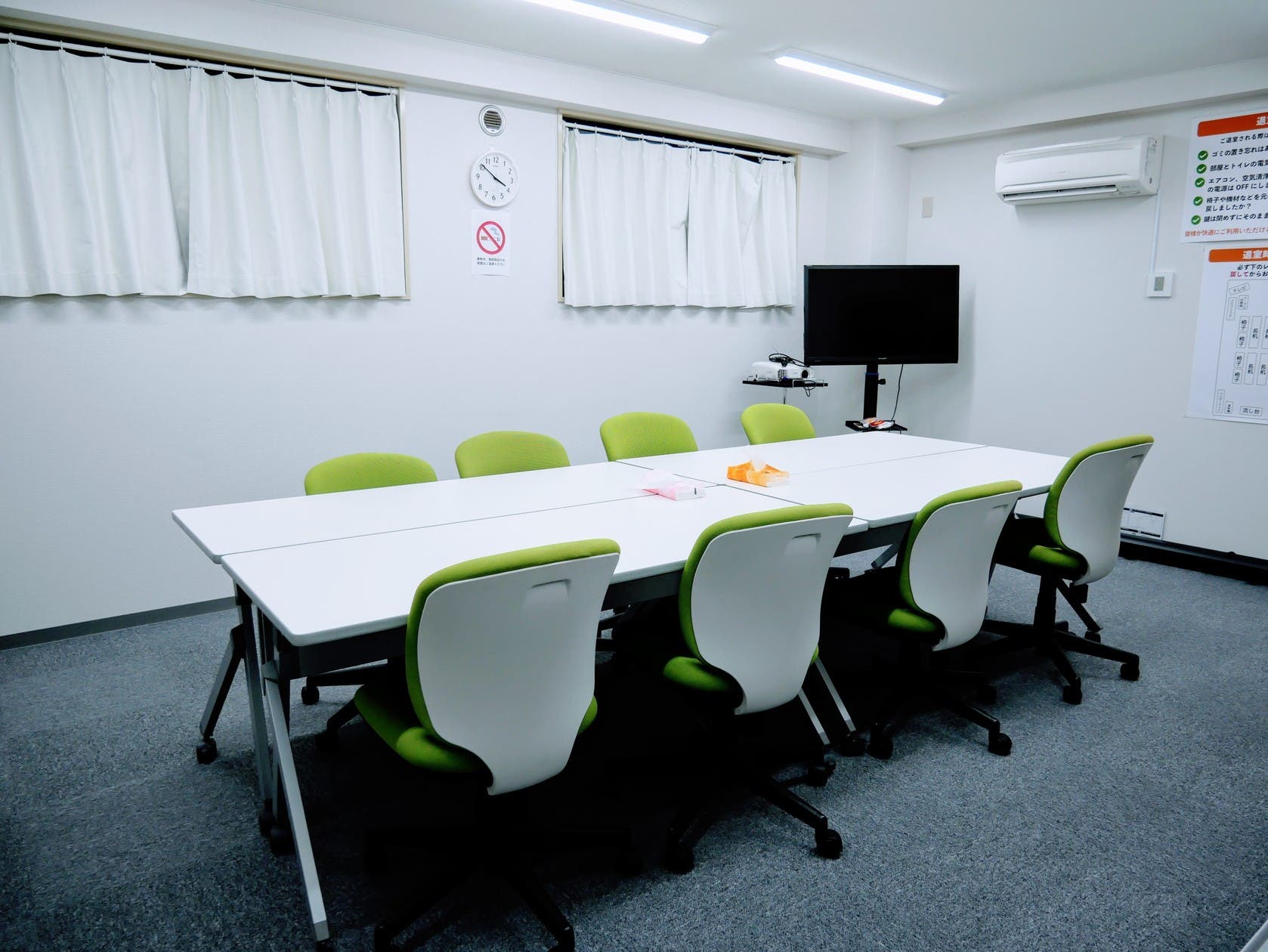 【乃木坂駅徒歩10分！14名着席可！】NURO光/55インチモニター/プロジェクター全て無料☆ くすみん多目的スペース 西麻布の写真6