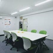 【乃木坂駅徒歩10分！14名着席可！】NURO光/55インチモニター/プロジェクター全て無料☆ くすみん多目的スペース 西麻布の写真9