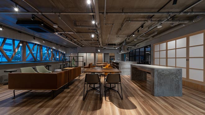 イベント利用に最適!広々とした空間です。セントラルキッチン付きの写真1