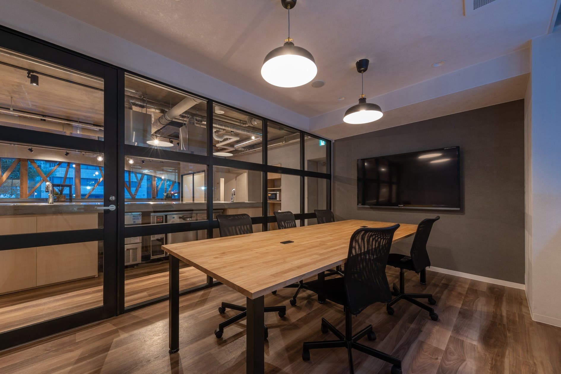 イベント利用に最適！広々とした空間です。セントラルキッチン付きの写真5