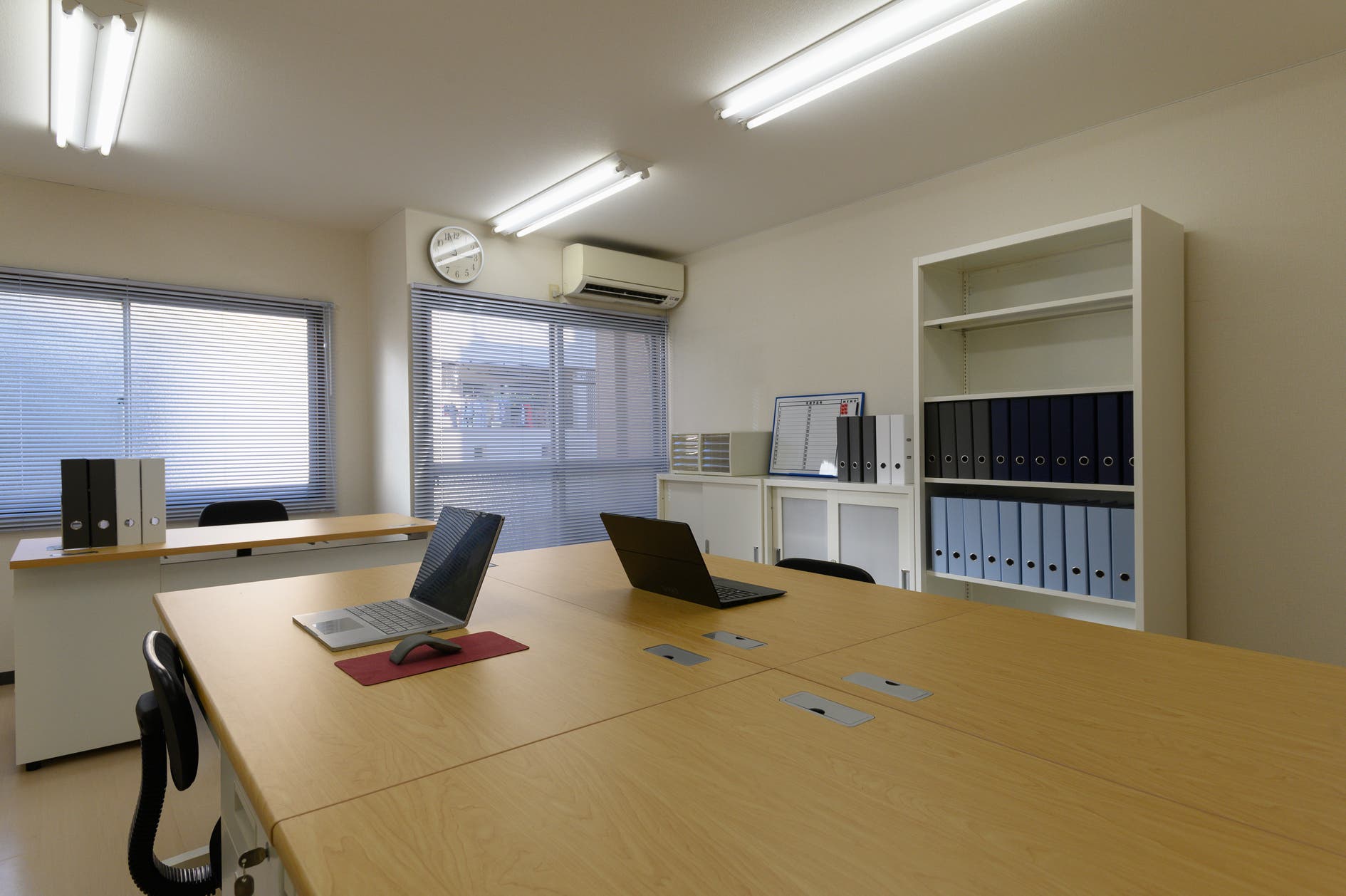 【今宮駅から徒歩３０秒】撮影スタジオ！カフェ＆バー設定のオシャレ空間、 大衆居酒屋のテーブル席＆座敷の写真5