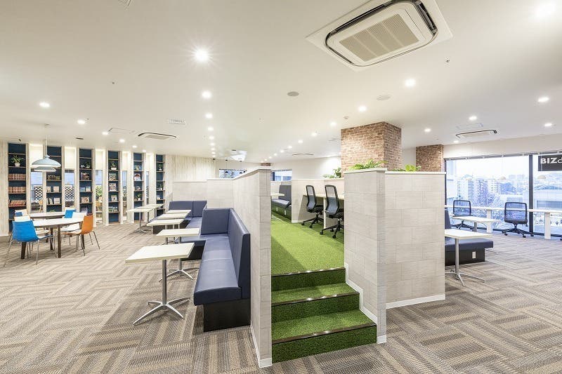 【センター北駅1分】8名用会議室＃Wi-Fi＃電源＃フリードリンク＃コンシェルジュ＃ホワイトボードの写真5