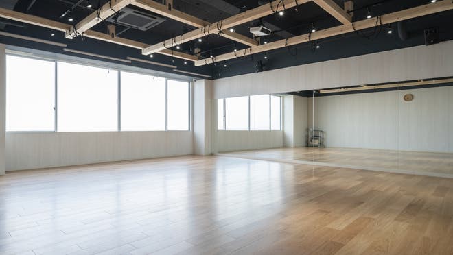 駅から徒歩20分のアクセス! ダンスの練習や楽器演奏におすすめのレンタルスペースです。の写真1