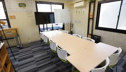 超高速光回線・Wi-Fi/大型モニタ/感染症対策グッズ/即予約★神田駅徒歩3分のテラス&応接付き会議室の写真3