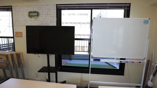 超高速光回線・Wi-Fi/大型モニタ/感染症対策グッズ/即予約★神田駅徒歩3分のテラス&応接付き会議室の写真10