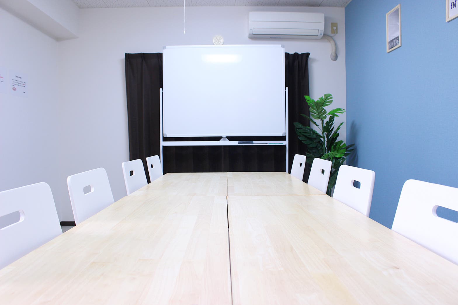 船橋駅徒歩３分！船橋で最も駅に近いスペース♪会議、撮影、ボードゲーム、などで利用可能！WIFI、プロジェクター等無料！光回線の写真3