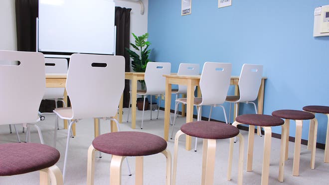 船橋駅徒歩3分!船橋で最も駅に近いスペース♪会議、撮影、ボードゲーム、などで利用可能!WIFI、プロジェクター等無料!光回線の写真5