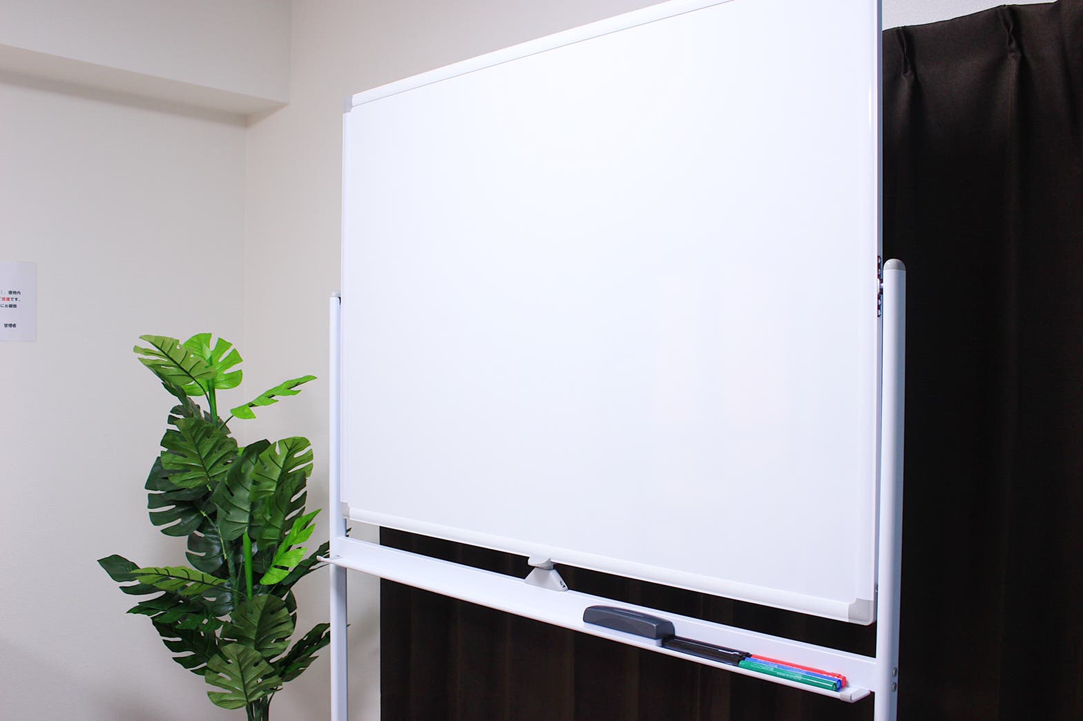 船橋駅徒歩３分！船橋で最も駅に近いスペース♪会議、撮影、ボードゲーム、などで利用可能！WIFI、プロジェクター等無料！光回線の写真9