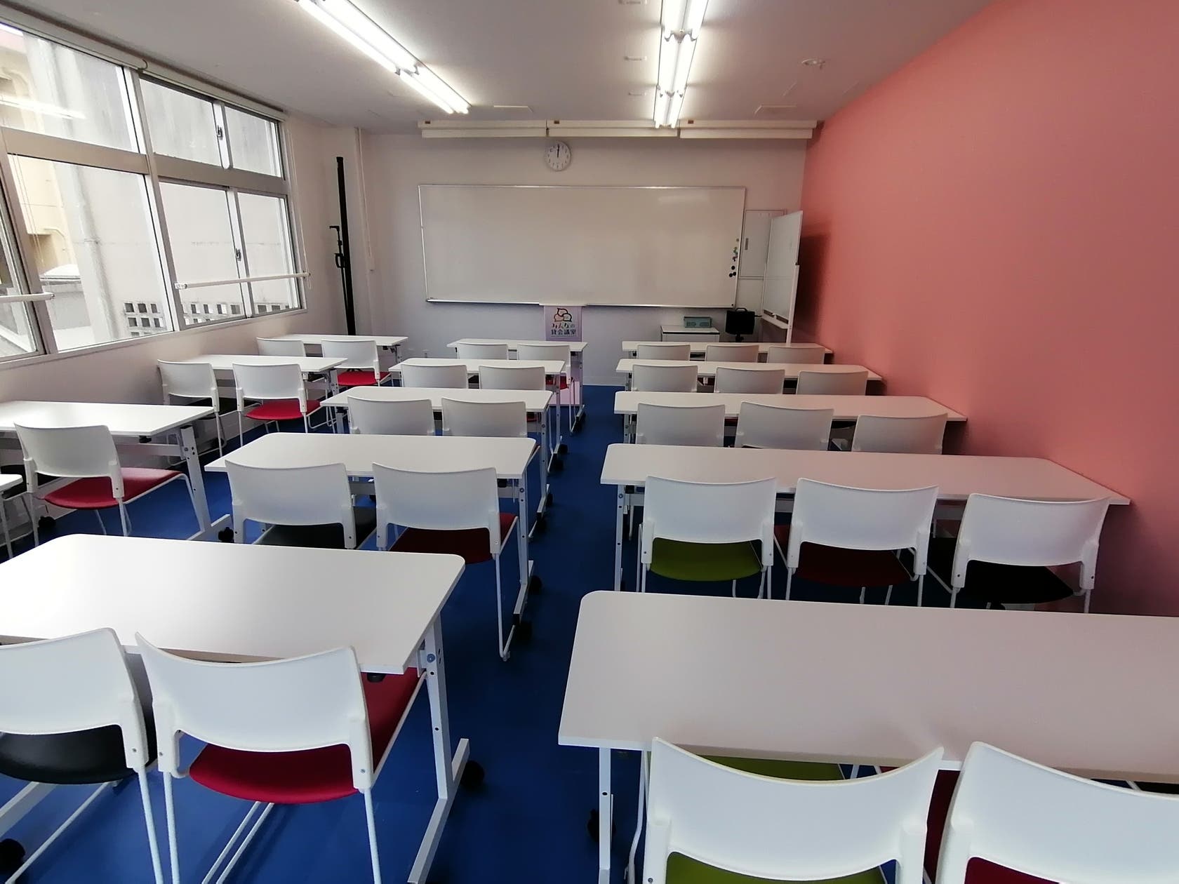 【旭橋駅徒歩3分】定員33+α名！プロジェクター含む備品・高速Wi-Fi無料！泉崎602会議室の写真14