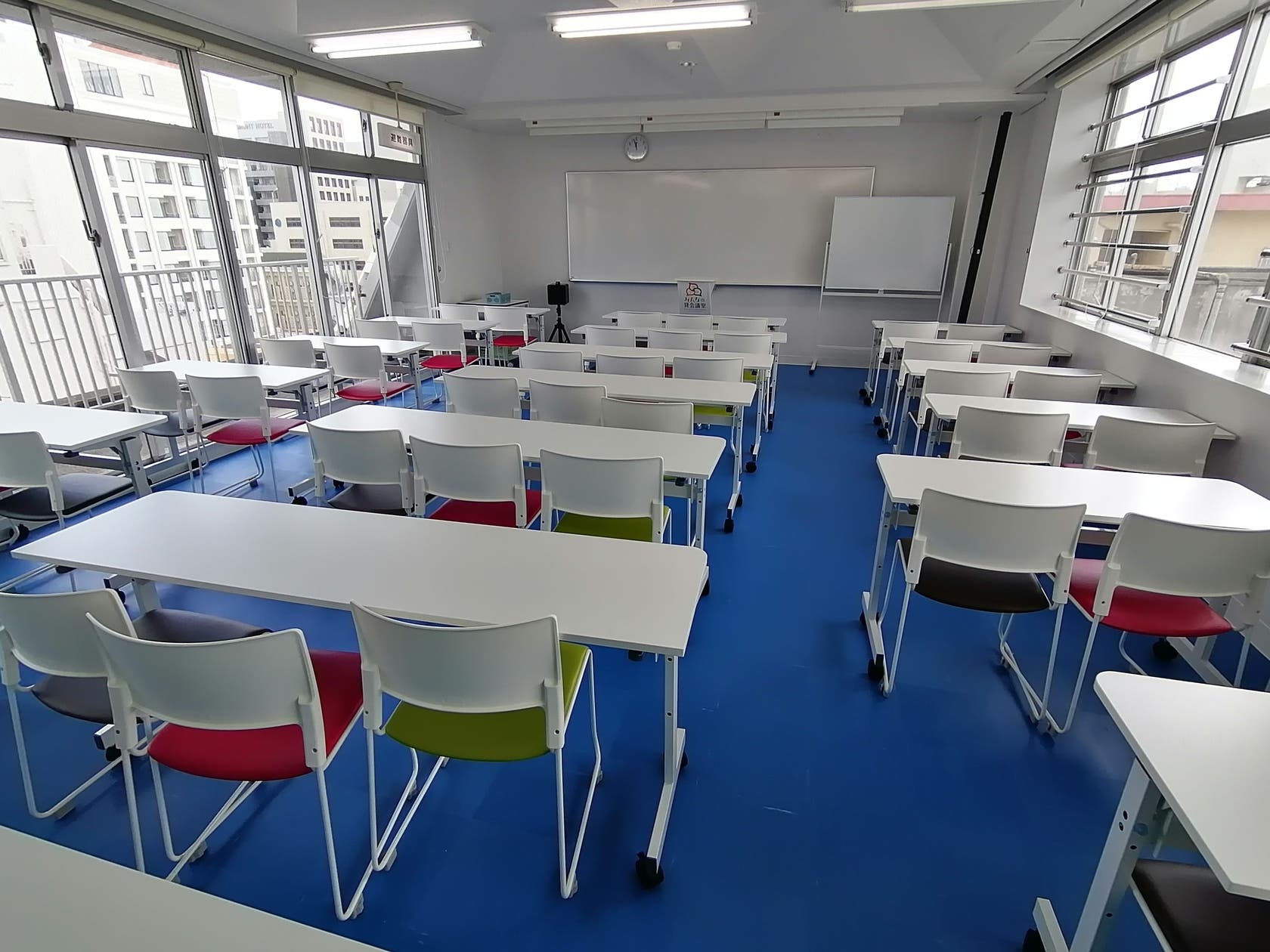 【旭橋駅徒歩3分】定員47+α名！プロジェクター含む備品・高速Wi-Fi無料！泉崎701会議室の写真11