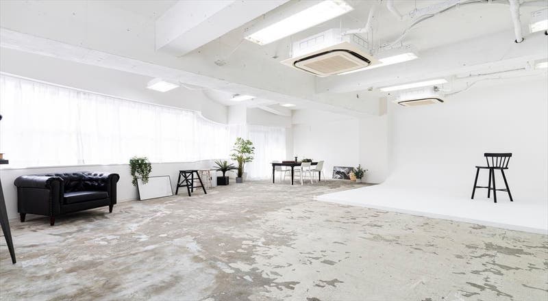 【24時間/大阪市西区】大型白ホリゾントと自然光の撮影・イベントスタジオ「UTSUBO STUDIO 3」（ウツボスタジオ3）