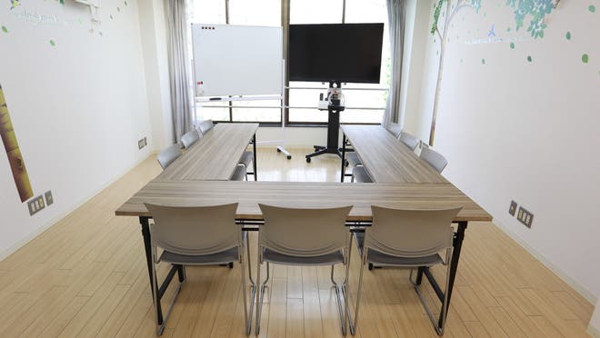 【京都・西大路駅前八条】駅から徒歩4分のフリースペース☆彡最大20名収容可能で会議や趣味やパーティー使用も可能!の写真4