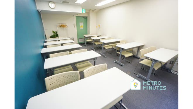 <マロン会議室>栄駅徒歩3分🚃22名収容🪑Wi-Fi📶プロジェクター🎥会議/打ち合わせ/ワークショップ/ボードゲームの写真3