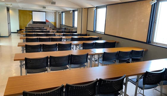 「会議」「講演会」「社員研修」「面接会場」「平和講和」などにの写真1