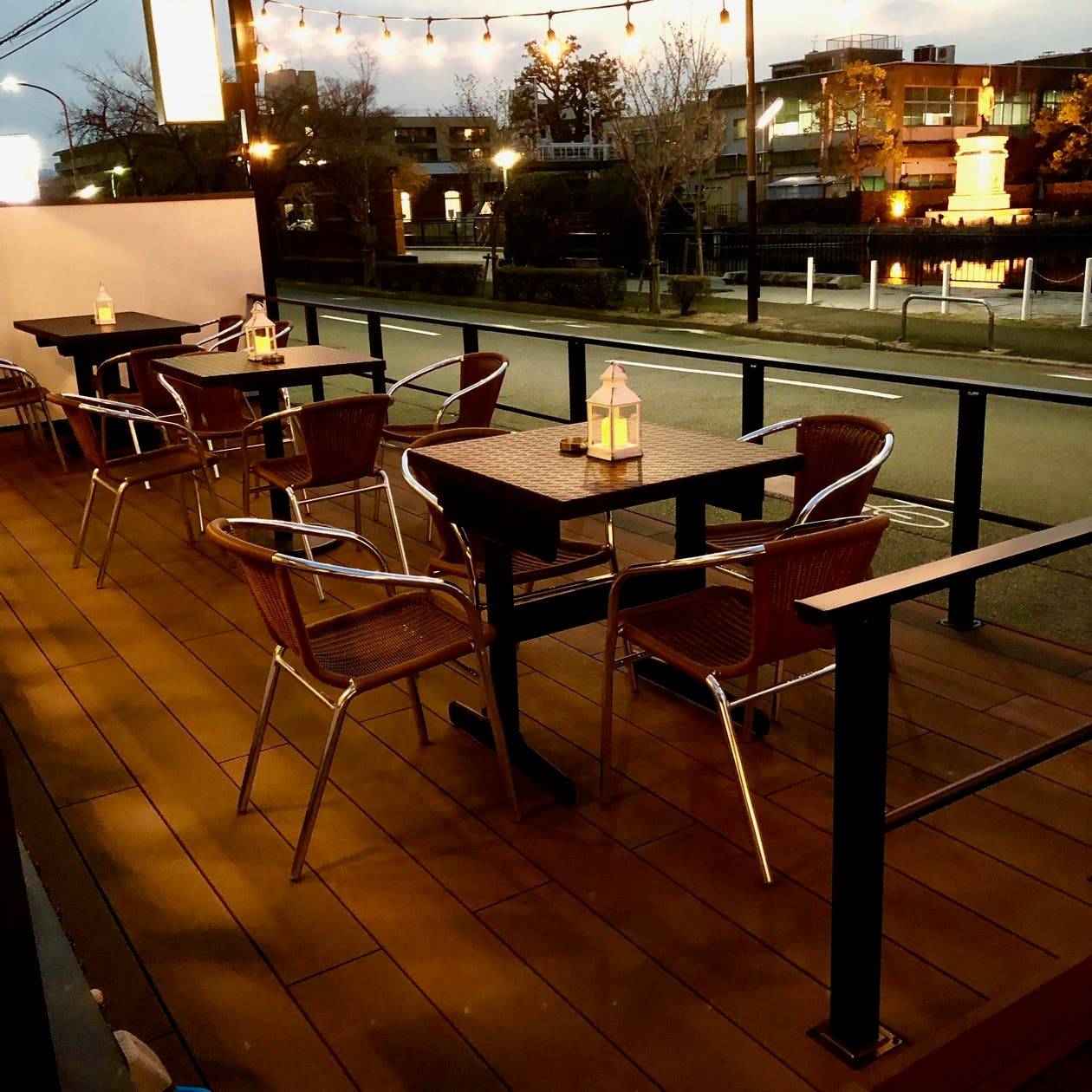 【京阪神宮丸太町エリア】テラス、プロジェクター、ピアノ付カフェスペース。パーティ・ロケ撮影・発表会などに！の写真8