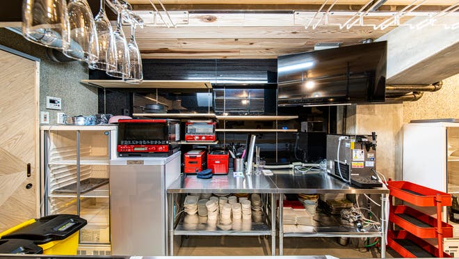 キッチン・カラオケ完備!!大人の隠れ家『TSURUGATA BASE』の写真5