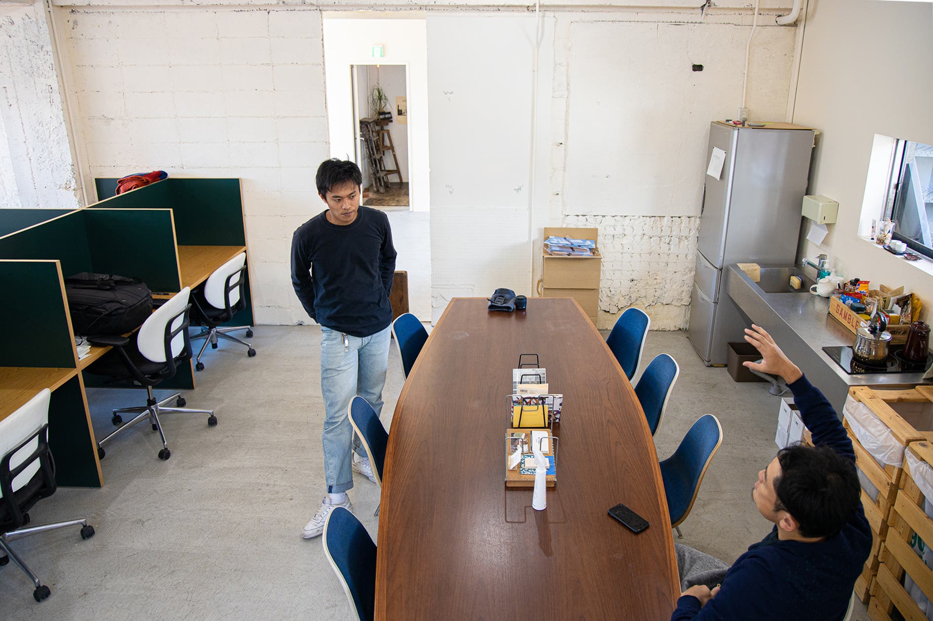 白を基調としたスタジオ〔自然光,天井高,ラフ白壁〕/スチール・動画・撮影会・セミナー・各種イベントの写真20