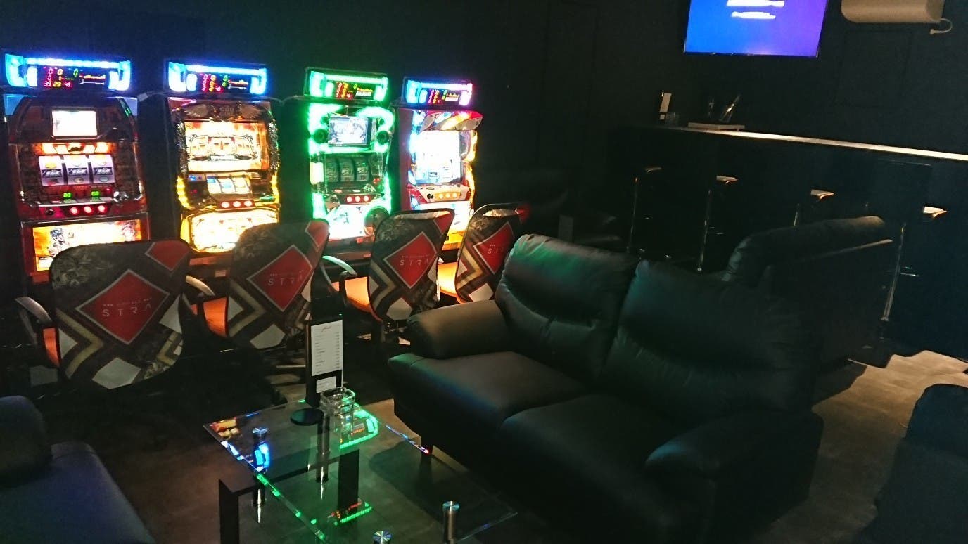 茨城県唯一のスロットバー！オフ会、パーティー、合コン、youtube撮影等に最適！リニューアル直後で綺麗です！の写真6