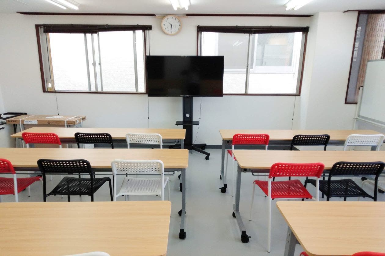 【お気軽会議室】鹿児島中央駅西口近く、リモートワーク、テレワークに最適な貸会議室です。の写真5