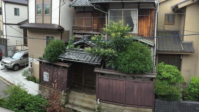 ロケ・撮影・茶道・書道に最適。門構え・床の間・和室・庭あり築100年の古民家。の写真2