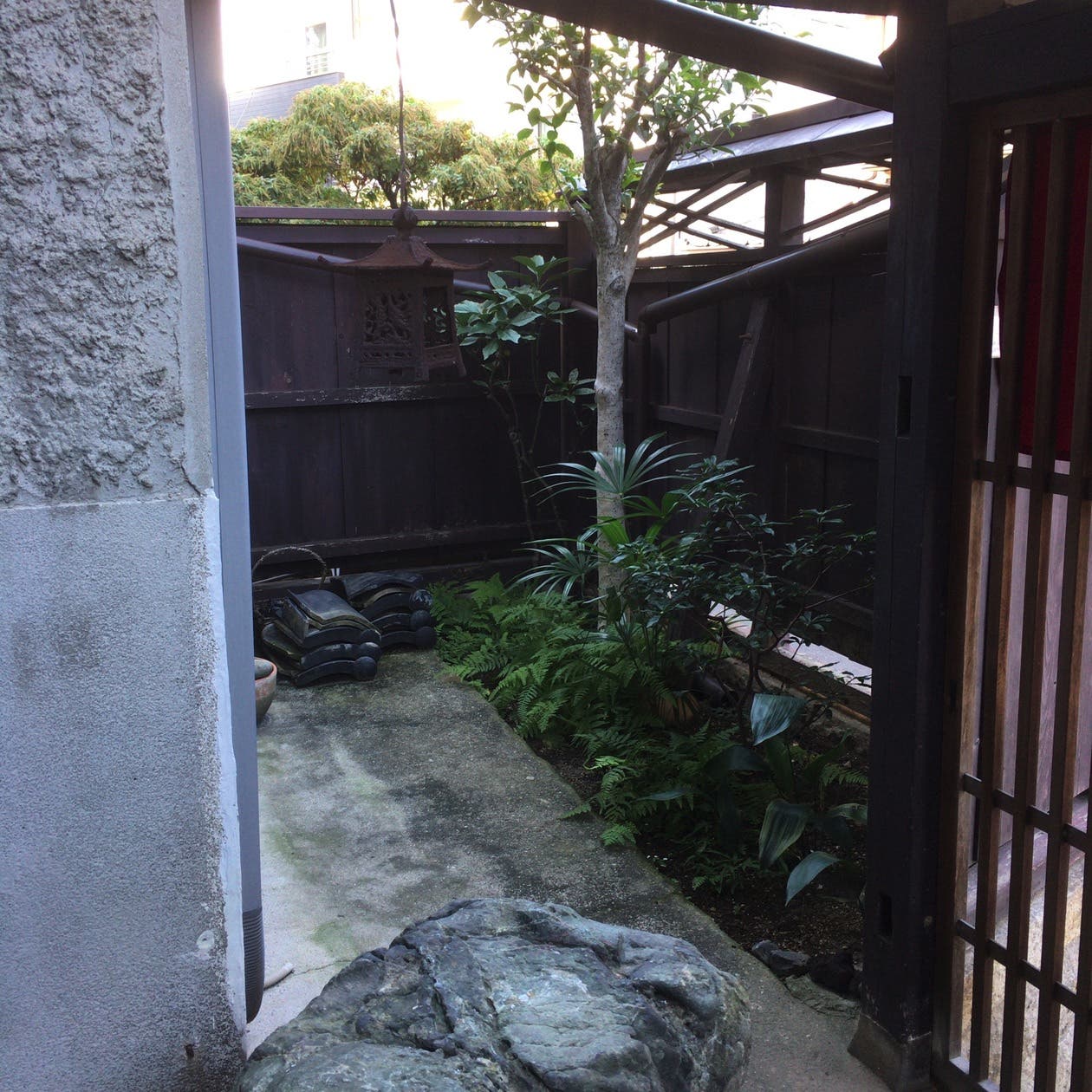 ロケ・撮影・茶道・書道に最適。門構え・床の間・和室・庭あり築100年の古民家。の写真8