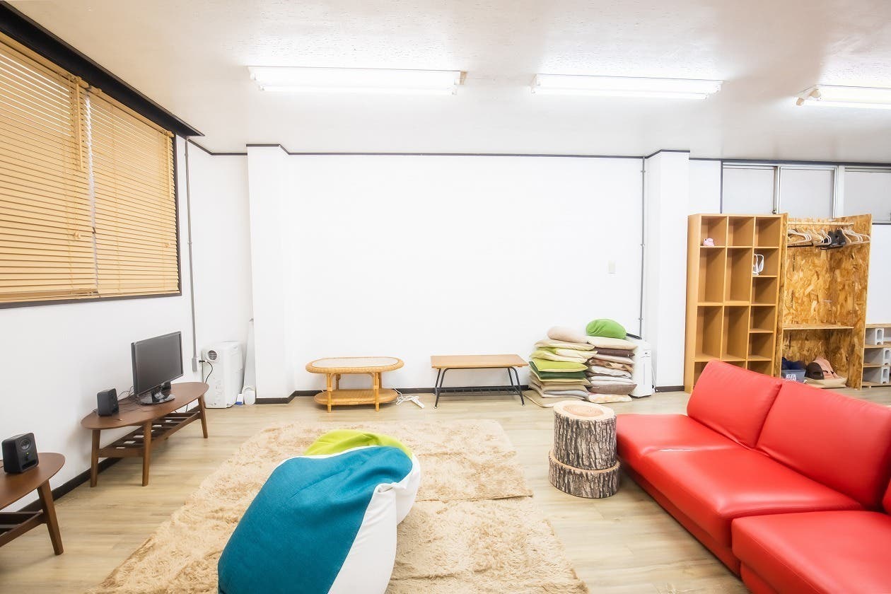 PLANT ACT ゲーム会に最適！ゲーミングモニター６台完備の写真4