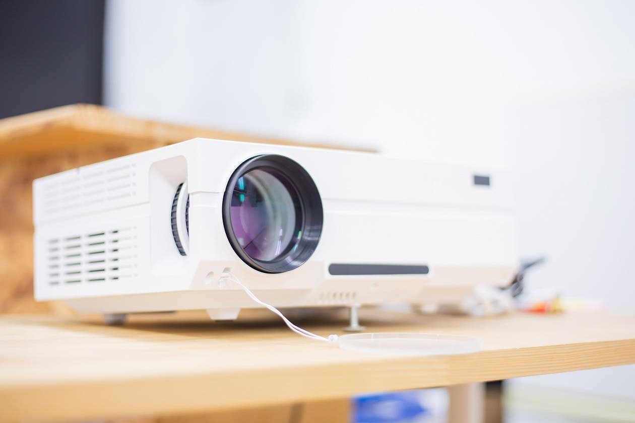 PLANT ACT ゲーム会に最適！ゲーミングモニター６台完備の写真13