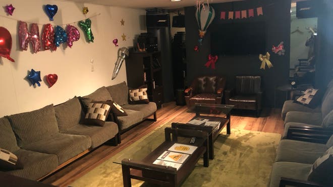 【202号室】デコレーション自由☆女子会・誕生日会・ママ会・スポーツ観戦・撮影・会議・パーティー・ボードゲームなど♪の写真2