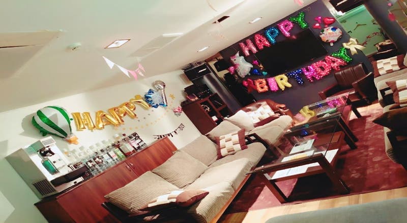 【202号室】デコレーション自由☆女子会・誕生日会・ママ会・スポーツ観戦・撮影・会議・パーティー・ボードゲームなど♪