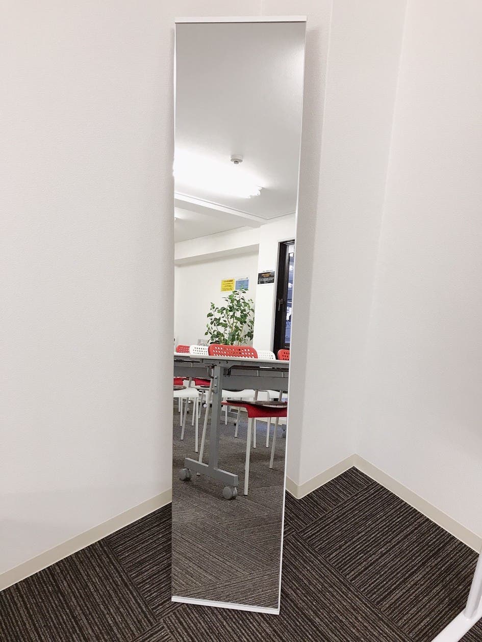 天満橋駅徒歩5分♪49型モニター♪Wi-fi♪1～14名程度♪見学・飲食可♪窓2か所♪会議、商談、面接、オフ会などに最適♪の写真16