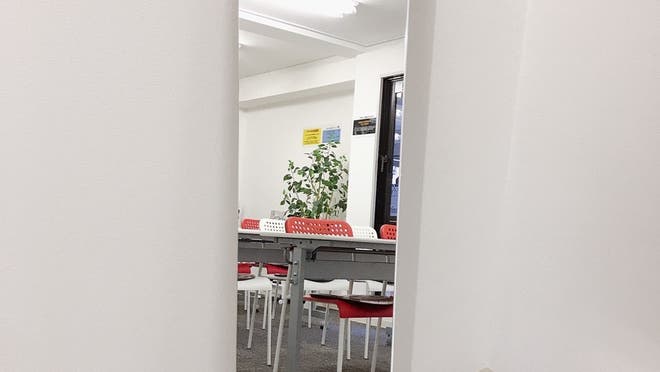 49型モニター♪天満橋駅徒歩5分♪Wi-fi♪1~14名程度♪見学・飲食可♪窓2か所♪会議、商談、面接、オフ会などに最適♪の写真16