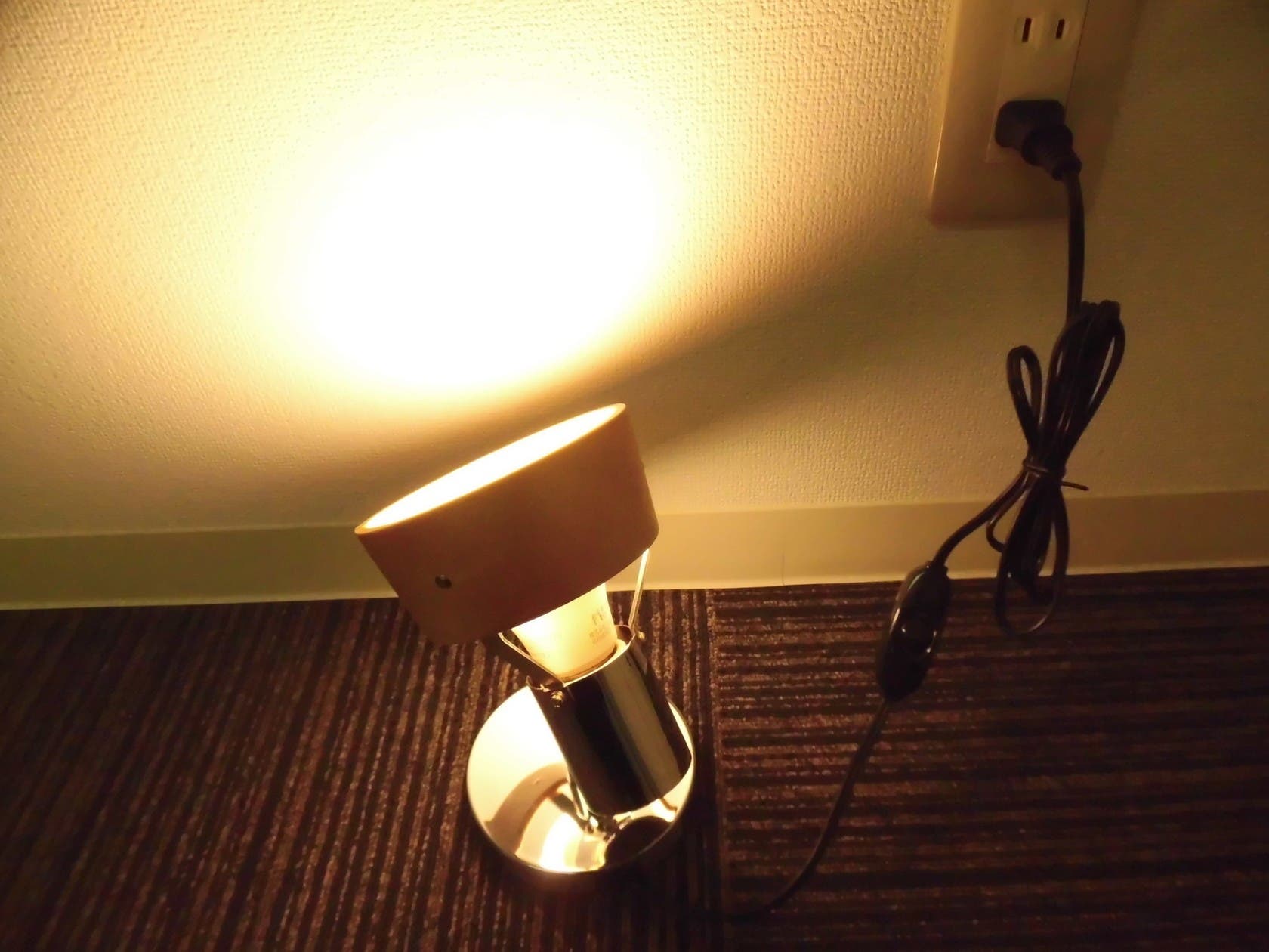 天満橋駅徒歩5分♪49型モニター♪Wi-fi♪1～14名程度♪見学・飲食可♪窓2か所♪会議、商談、面接、オフ会などに最適♪の写真18