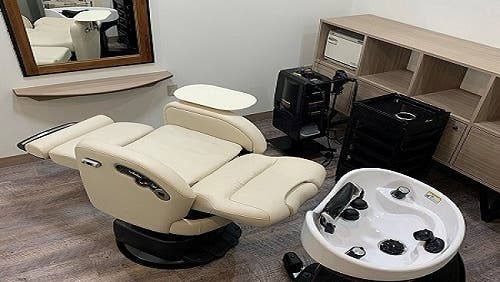 【1時間からOK】面貸し可、完全個室型シェアサロンの写真1