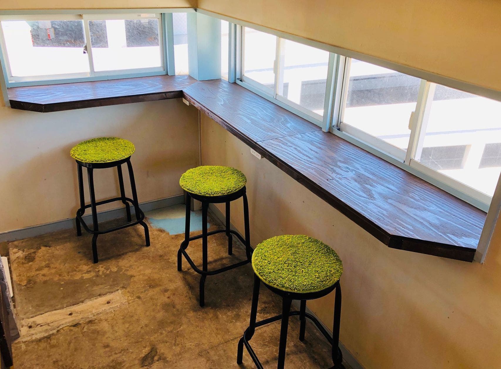 リモートワークもバーもカフェも教室もBBQも撮影もできるキッチン付き海見え秘密基地の写真10