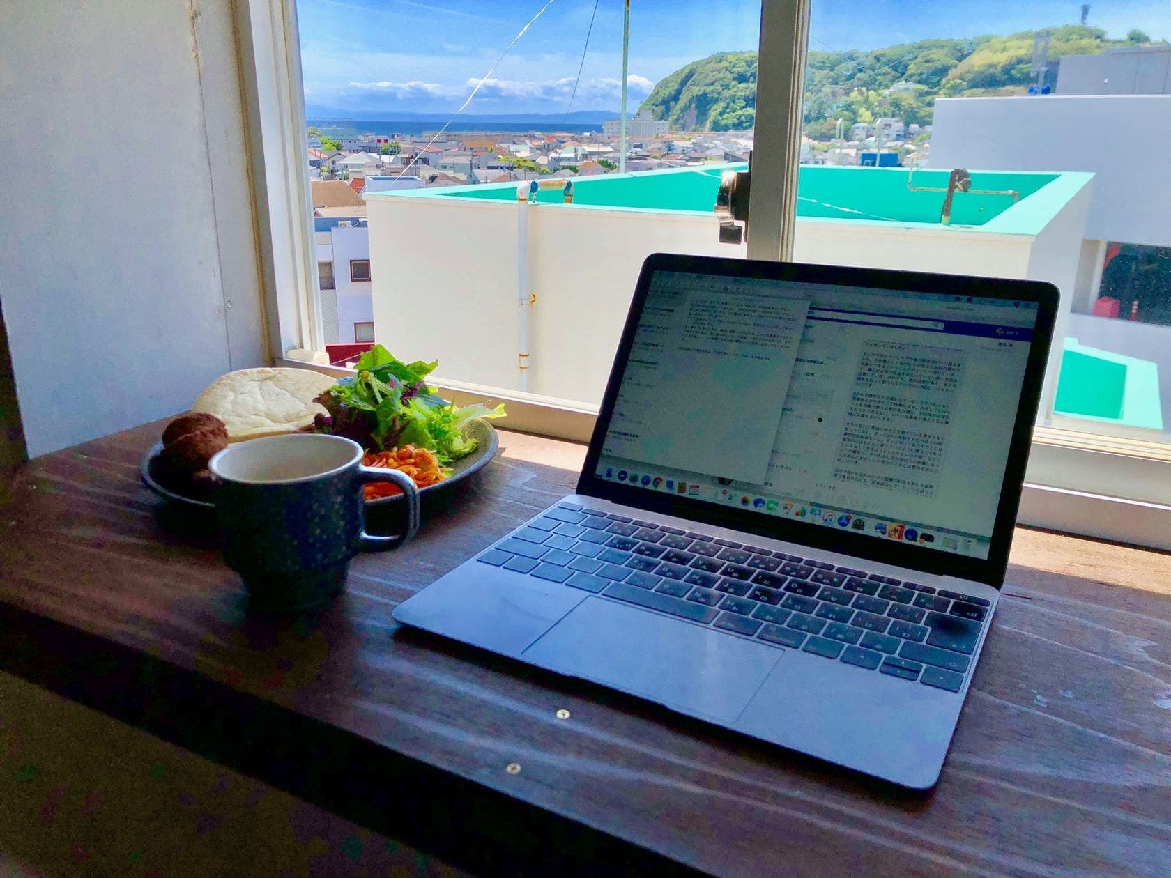 リモートワークもバーもカフェも教室もBBQも撮影もできるキッチン付き海見え秘密基地の写真12