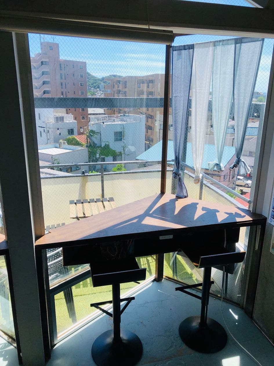 リモートワークもバーもカフェも教室もBBQも撮影もできるキッチン付き海見え秘密基地の写真4