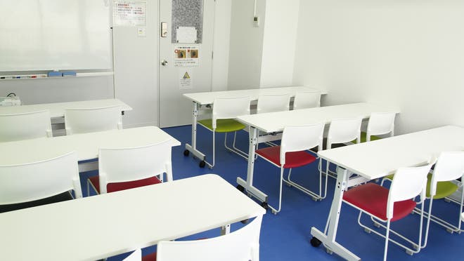 【旭橋駅徒歩3分】定員20+α名!プロジェクター含む備品・高速Wi-Fi無料!泉崎402会議室の写真4