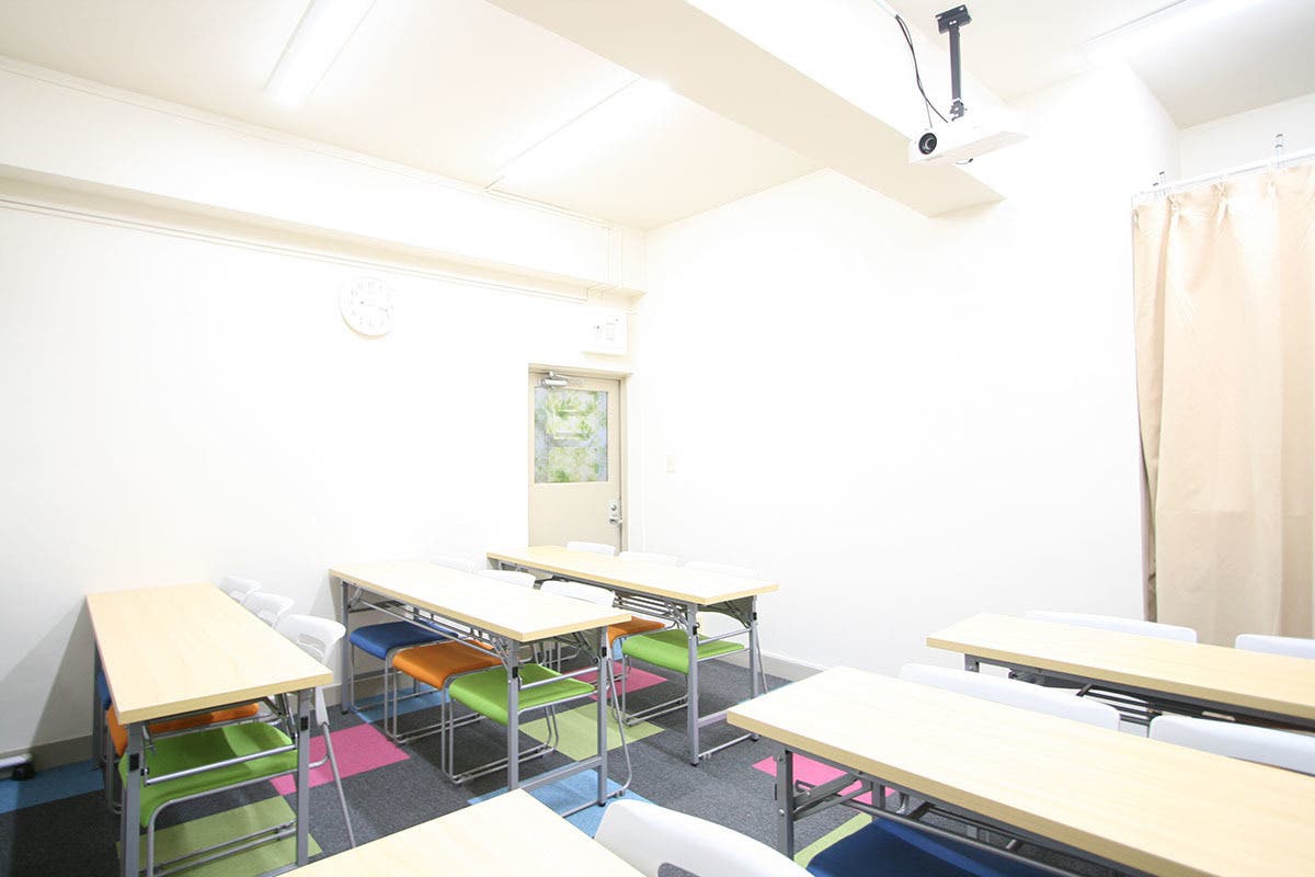 【秋葉原駅徒歩2分！同規模でダントツ最安！】20名利用可！プロジェクター・WiFi全て無料！ふれあい貸し会議室 秋葉原No21の写真6