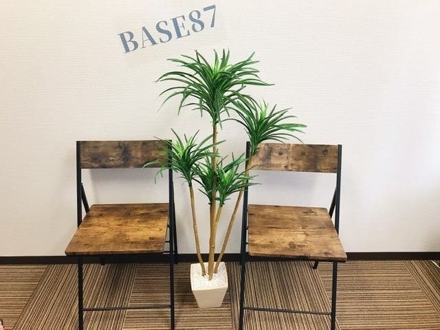 新宿駅D5出口すぐ🎄クリスマス🎄👞土足OK！会議・セミナー・撮影📺大型モニター・ソファー（Fire tv付）の写真6