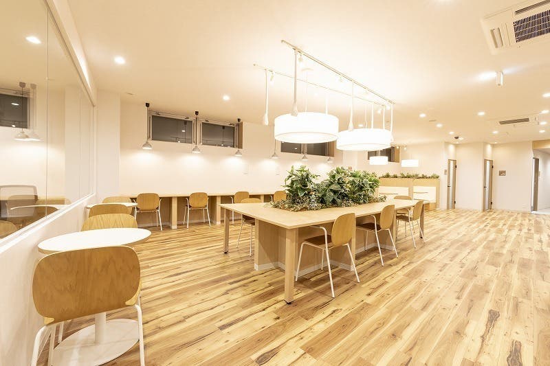 【BIZcomfort町田】小田急町田駅徒歩4分！8名用会議室＃Wi-Fi＃モニター#フリードリンク＃付き。受付スタッフ在籍の写真10