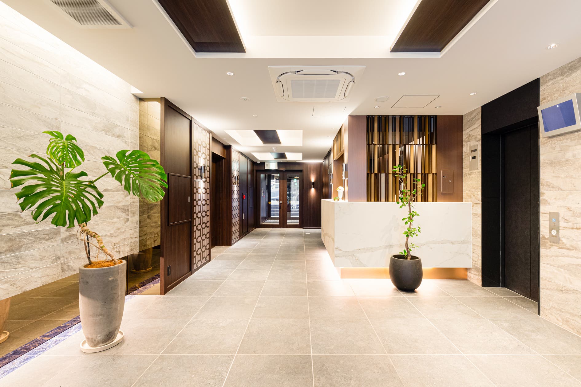 駅より徒歩5分の立地に位置し大阪ミナミを代表する繁華街「道頓堀」も徒歩圏内の写真7