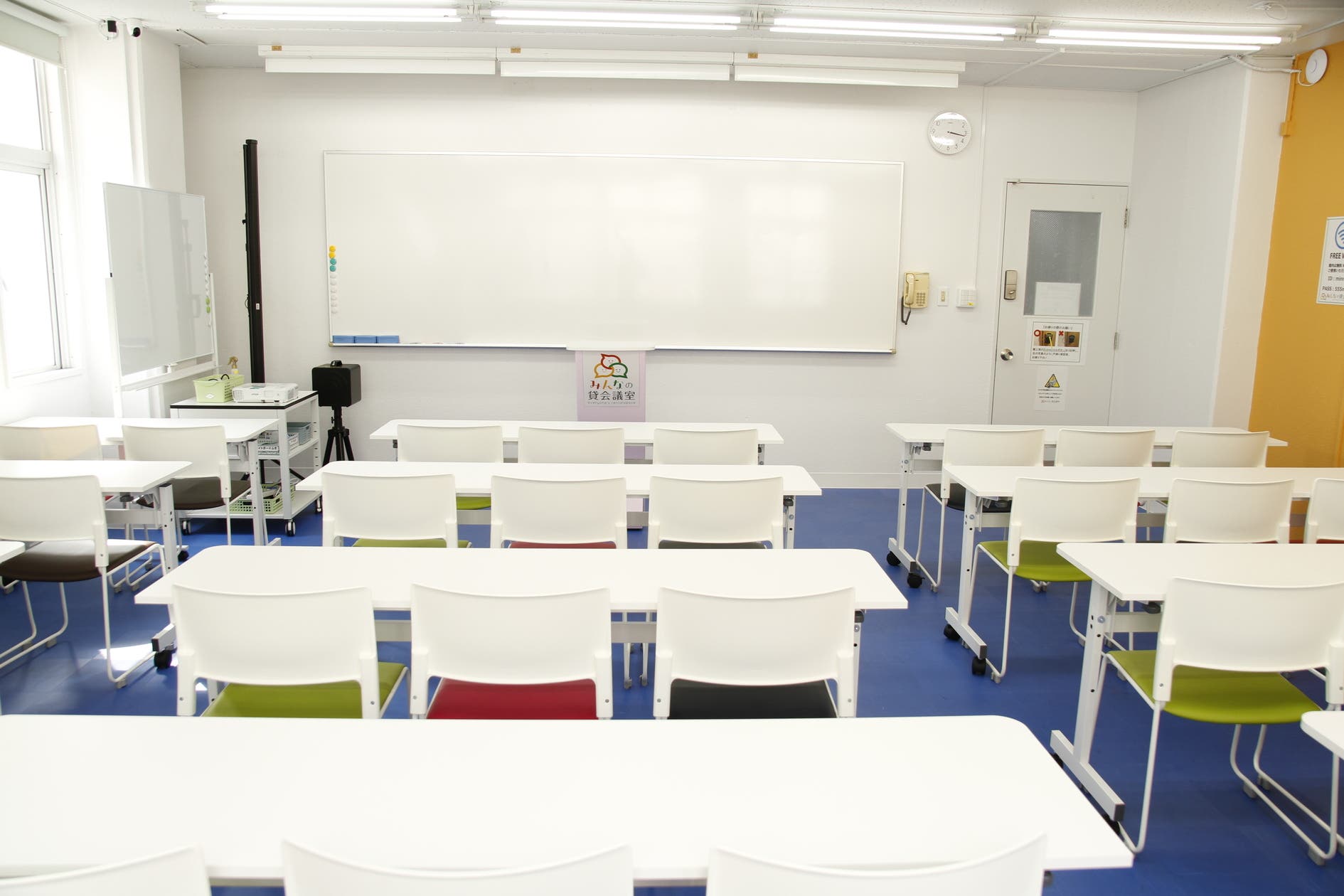 【旭橋駅徒歩3分】定員40+α名！プロジェクター含む備品・高速Wi-Fi無料！泉崎501会議室の写真8