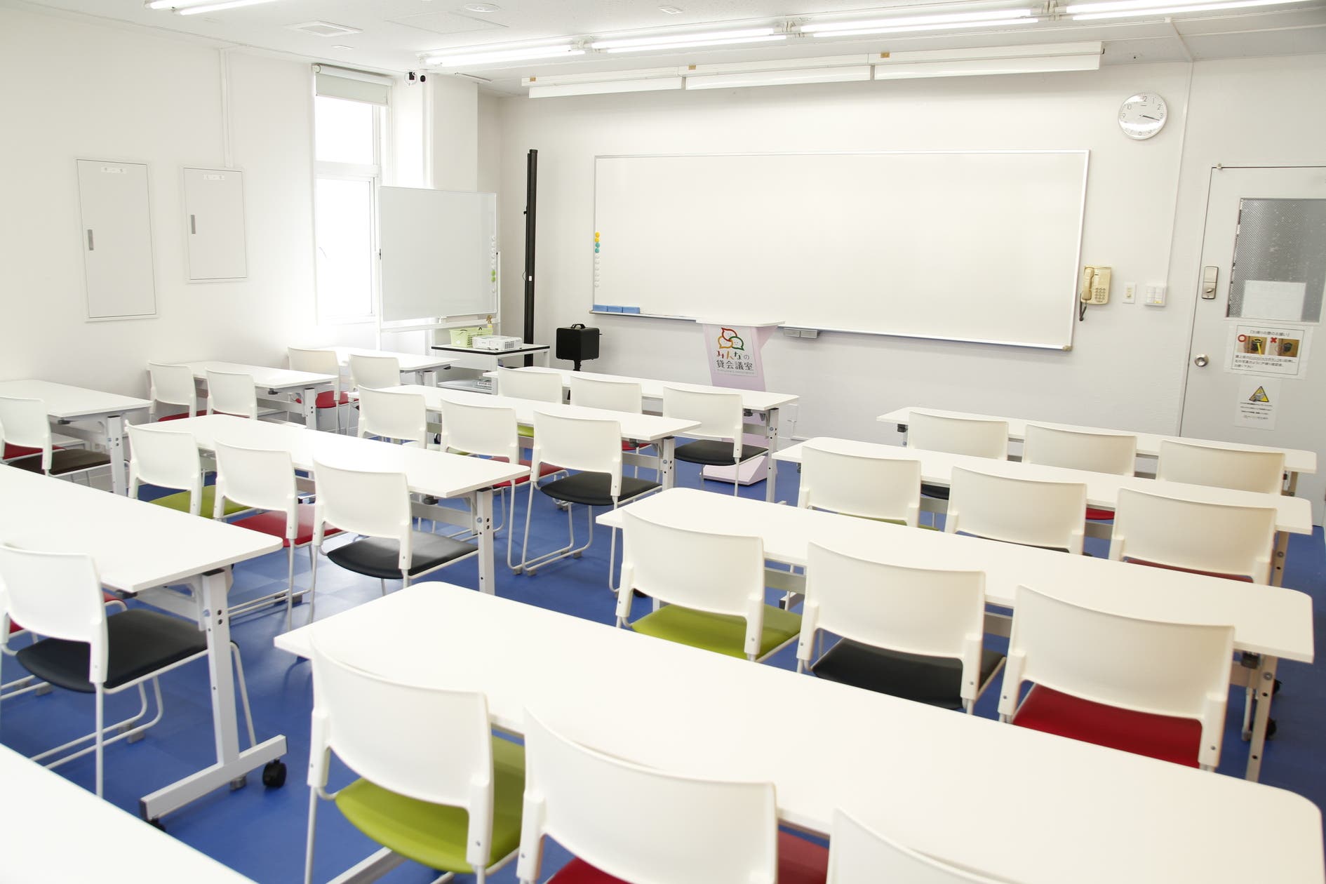 【旭橋駅徒歩3分】定員40+α名！プロジェクター含む備品・高速Wi-Fi無料！泉崎501会議室の写真7