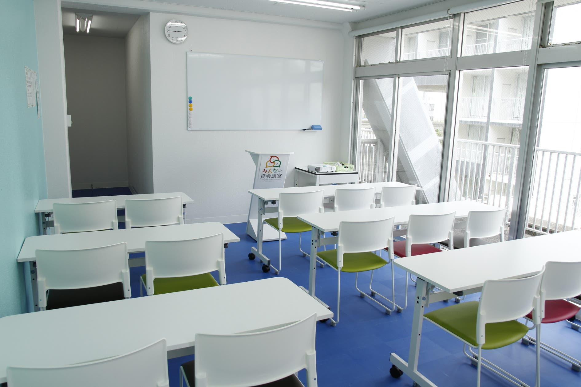 【旭橋駅徒歩3分】定員17+α名！プロジェクター含む備品・高速Wi-Fi無料！泉崎502会議室の写真6